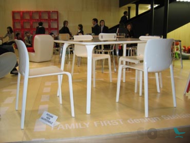 Magis - Table First - Square - Sioen Furniture